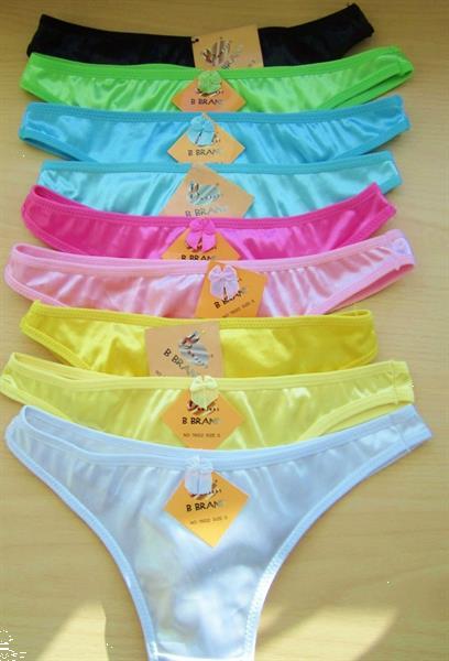 Gesatineerde String in Fuchsia / Fel Roze S-M-L Kopen | Ondergoed en ...